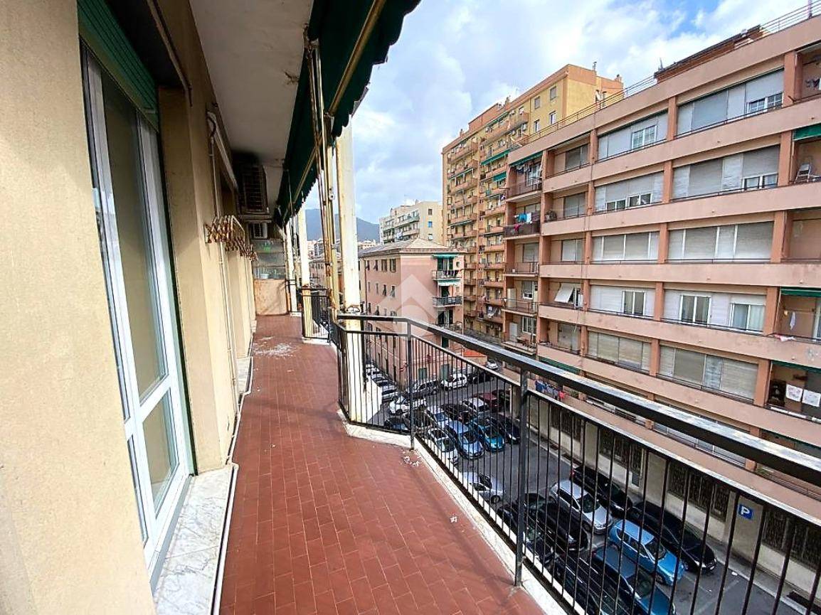 Appartamento via Gino Capponi, Sestri Ponente, Genova