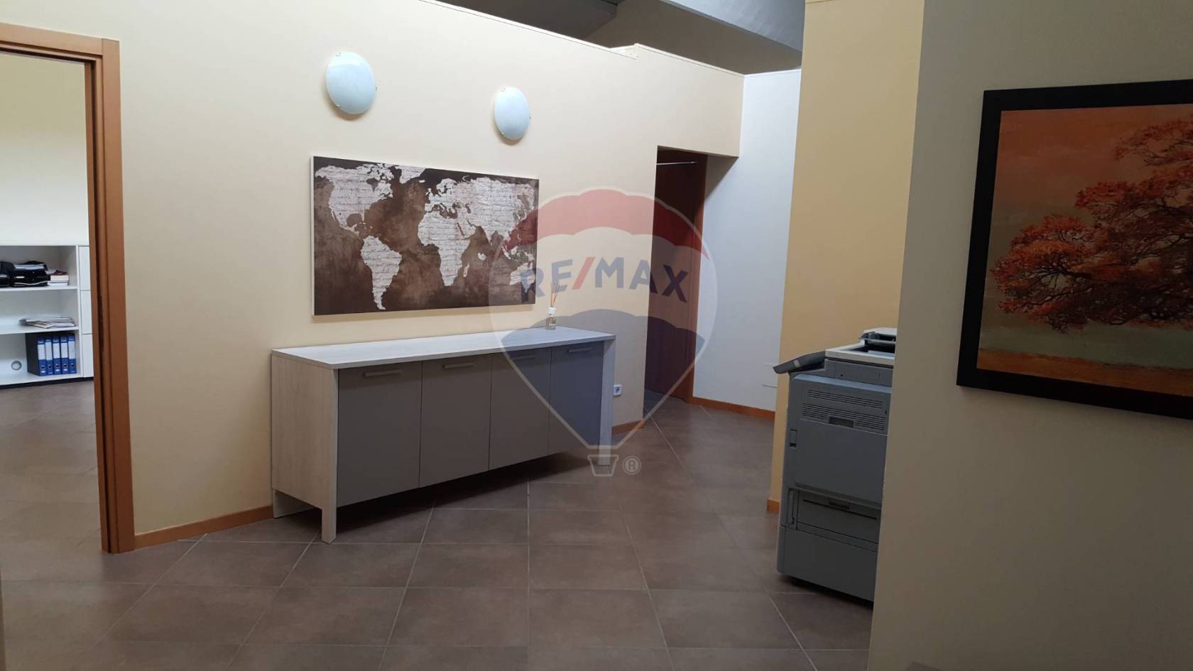 Locale commerciale in Vendita