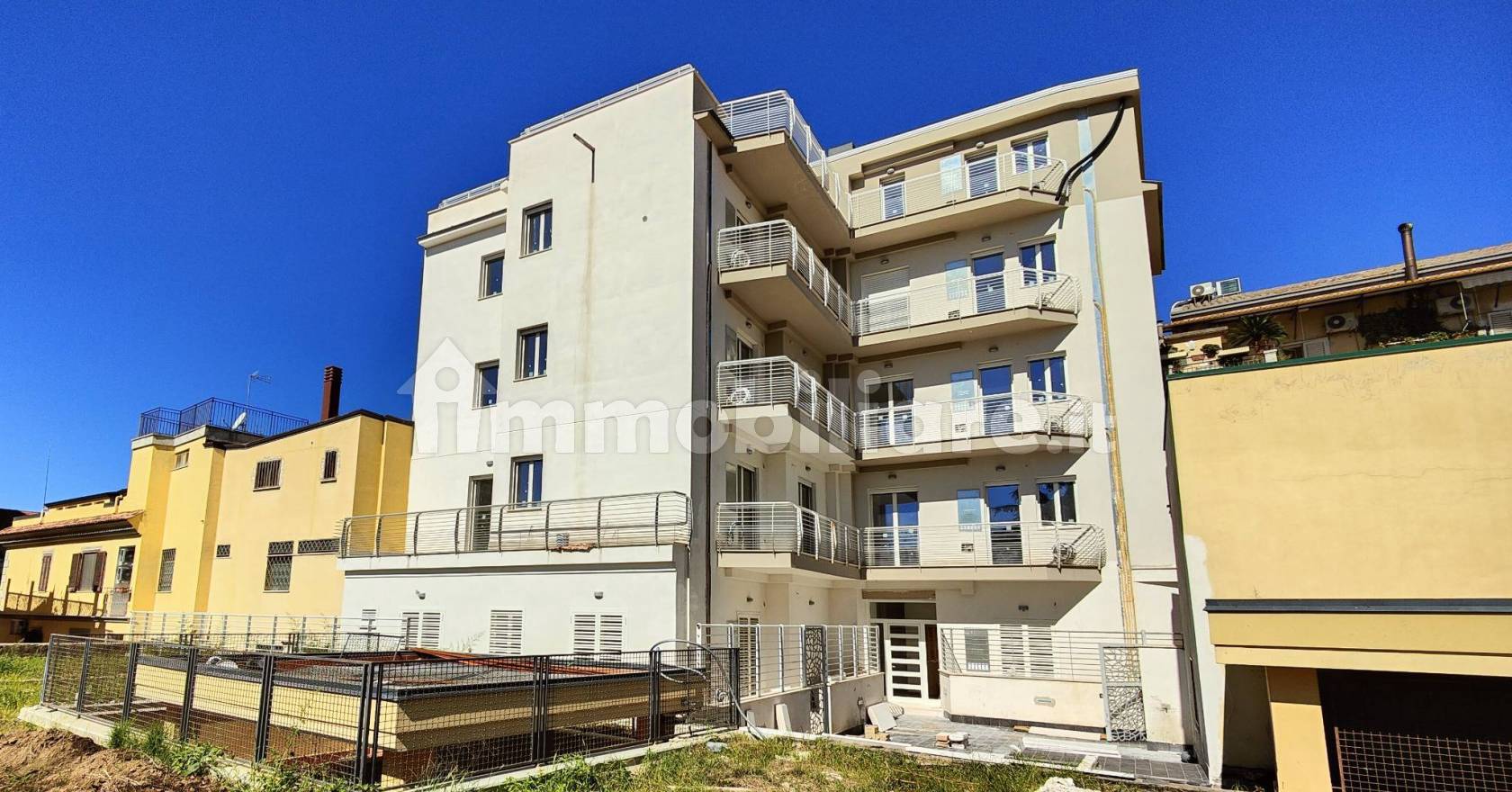 Trilocale via Giovanni Amendola, Centro, Maddaloni