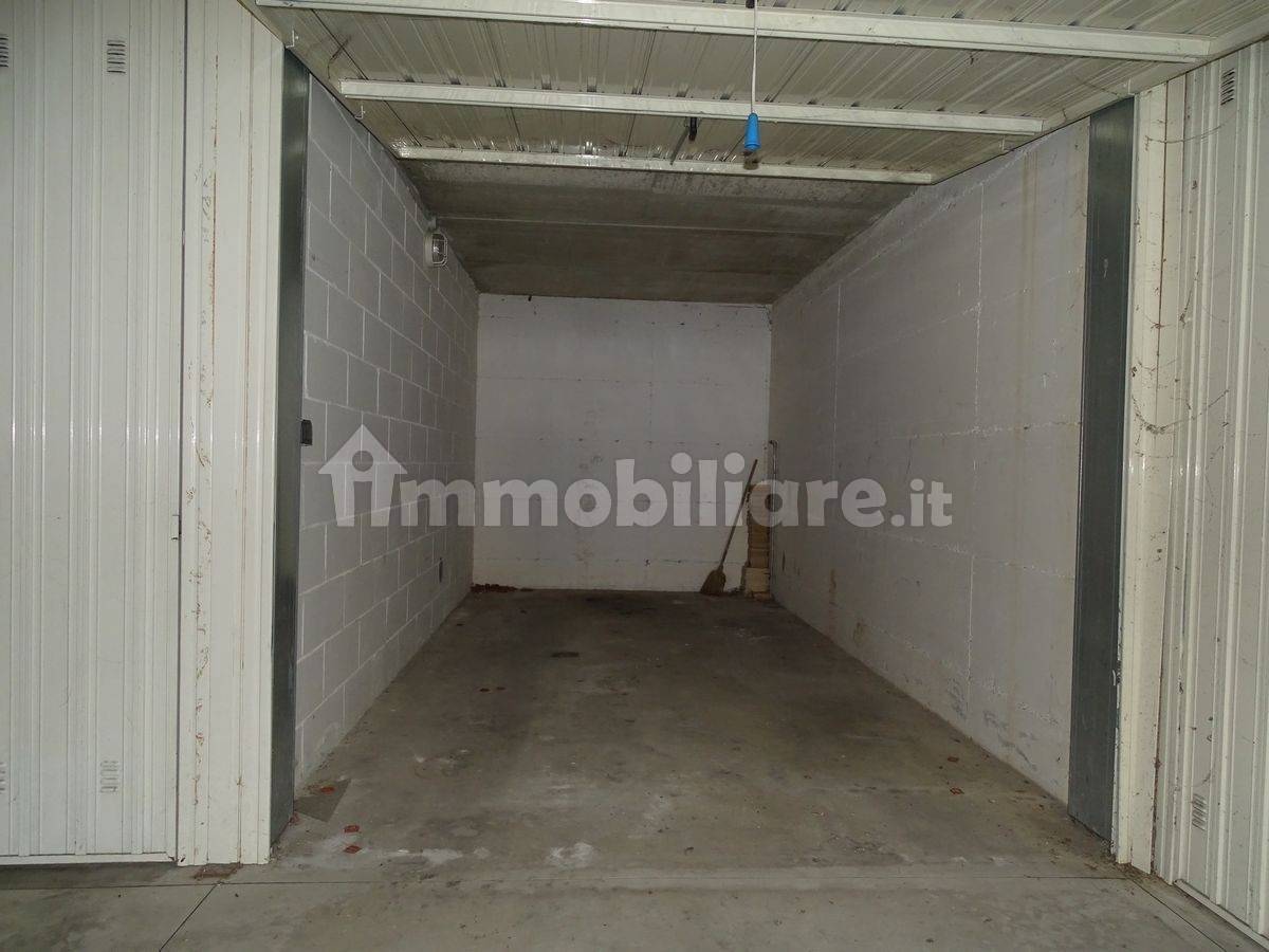 Posto auto - moto in Vendita