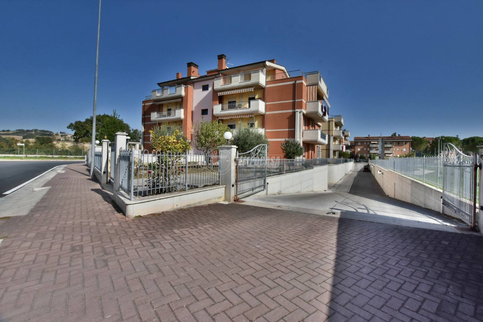 Quadrilocale ottimo stato, primo piano, Pollenza