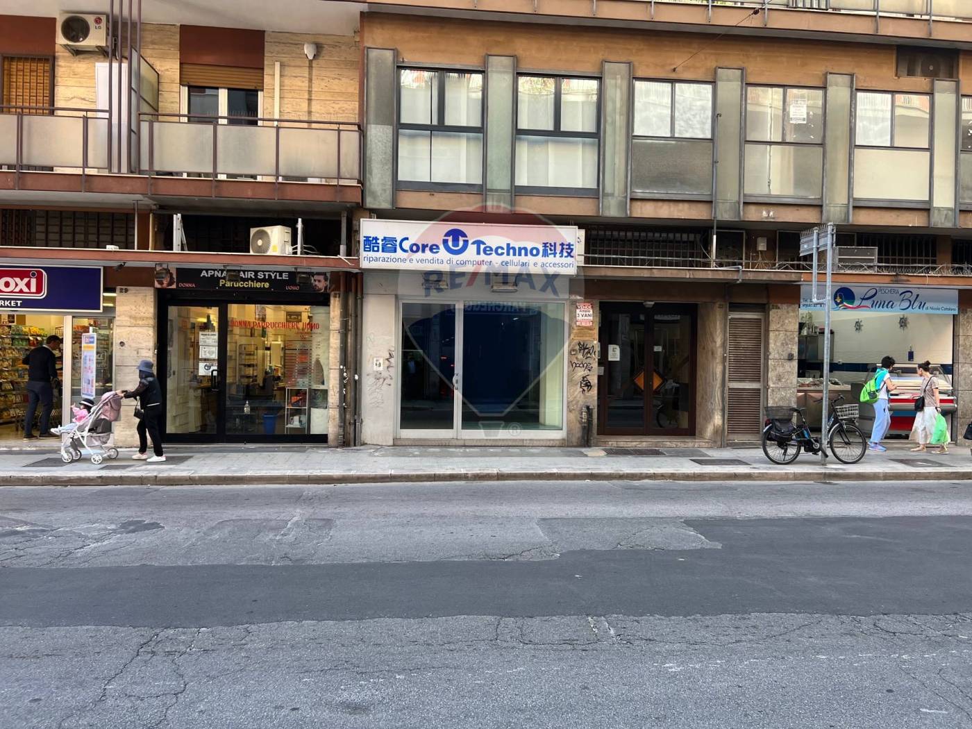 Locale commerciale in Vendita