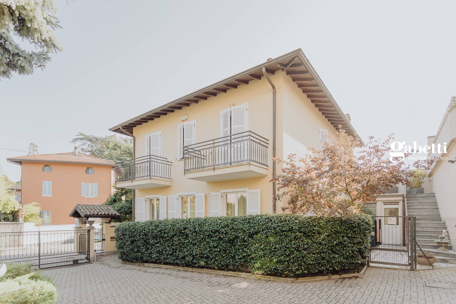 Trilocale via terzaghi 7, Centro, Merate