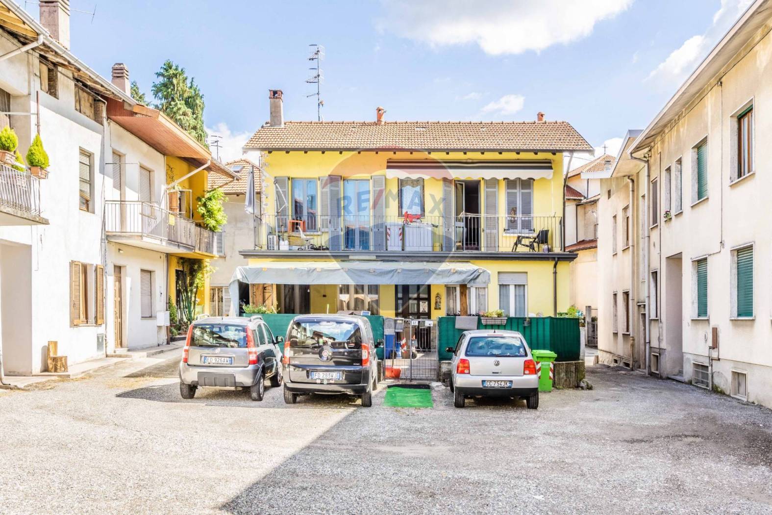 Appartamento buono stato, su più livelli, Travedona Monate, Travedona-Monate