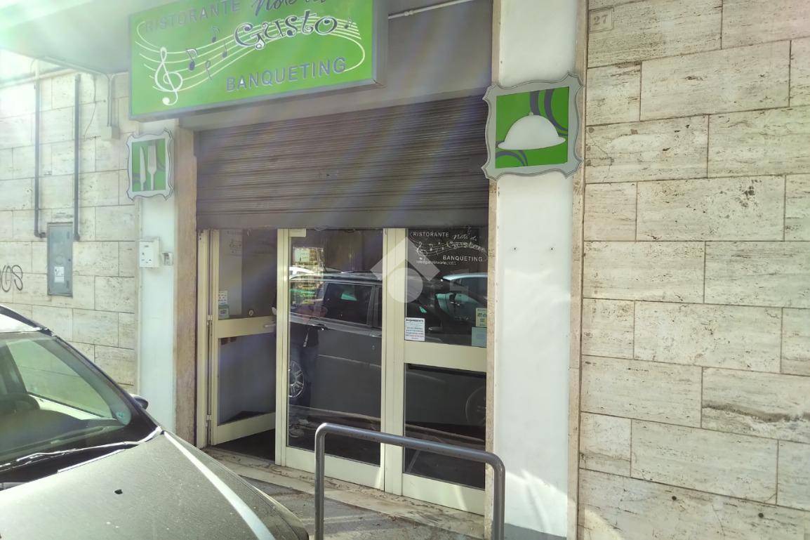 Locale commerciale in Vendita