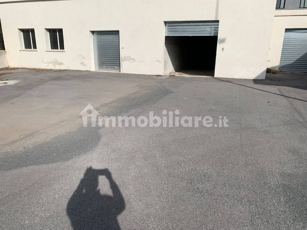 Locale commerciale via Galatea 48, Roma, Rif. 99165282 - Immobiliare.it