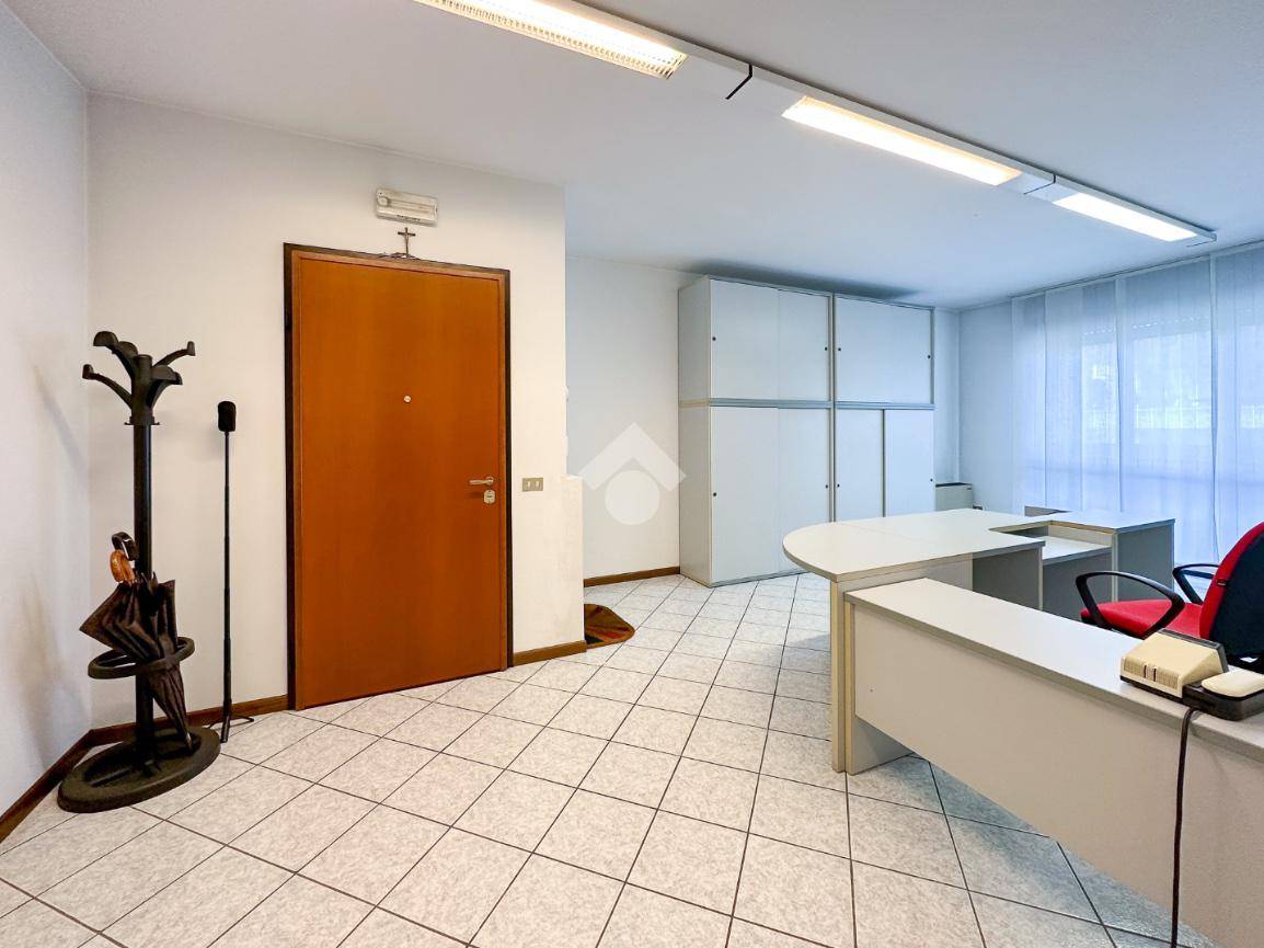 Trilocale via Pontirolo 18, Treviglio