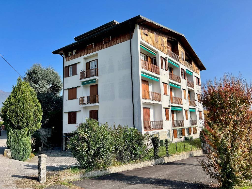 Trilocale via della Vigna 7, Centro, Rogeno