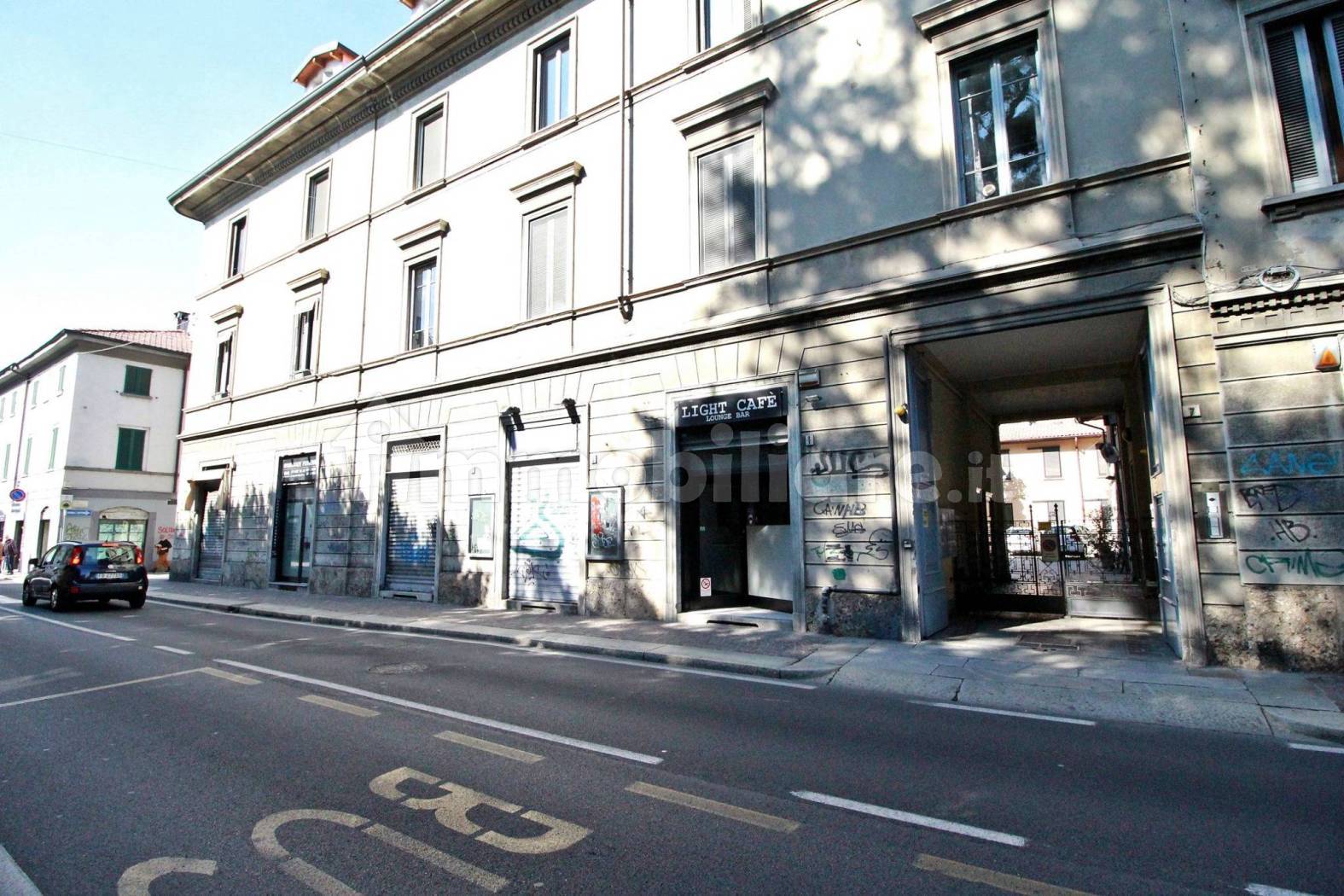 Locale commerciale in Vendita