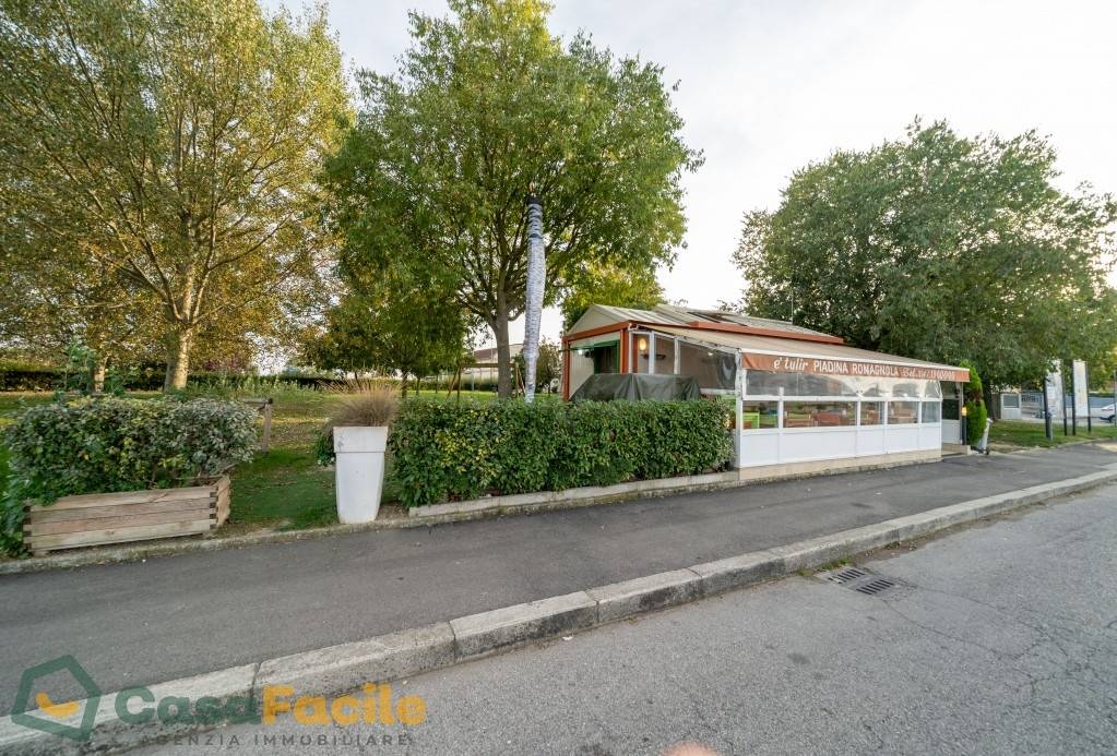 Locale commerciale in Vendita