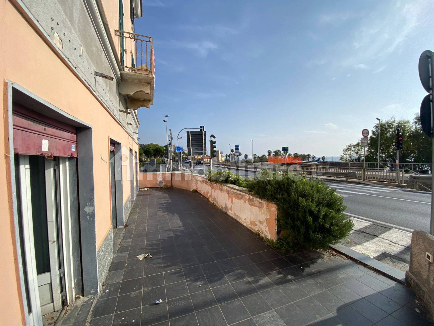 Locale commerciale in Vendita