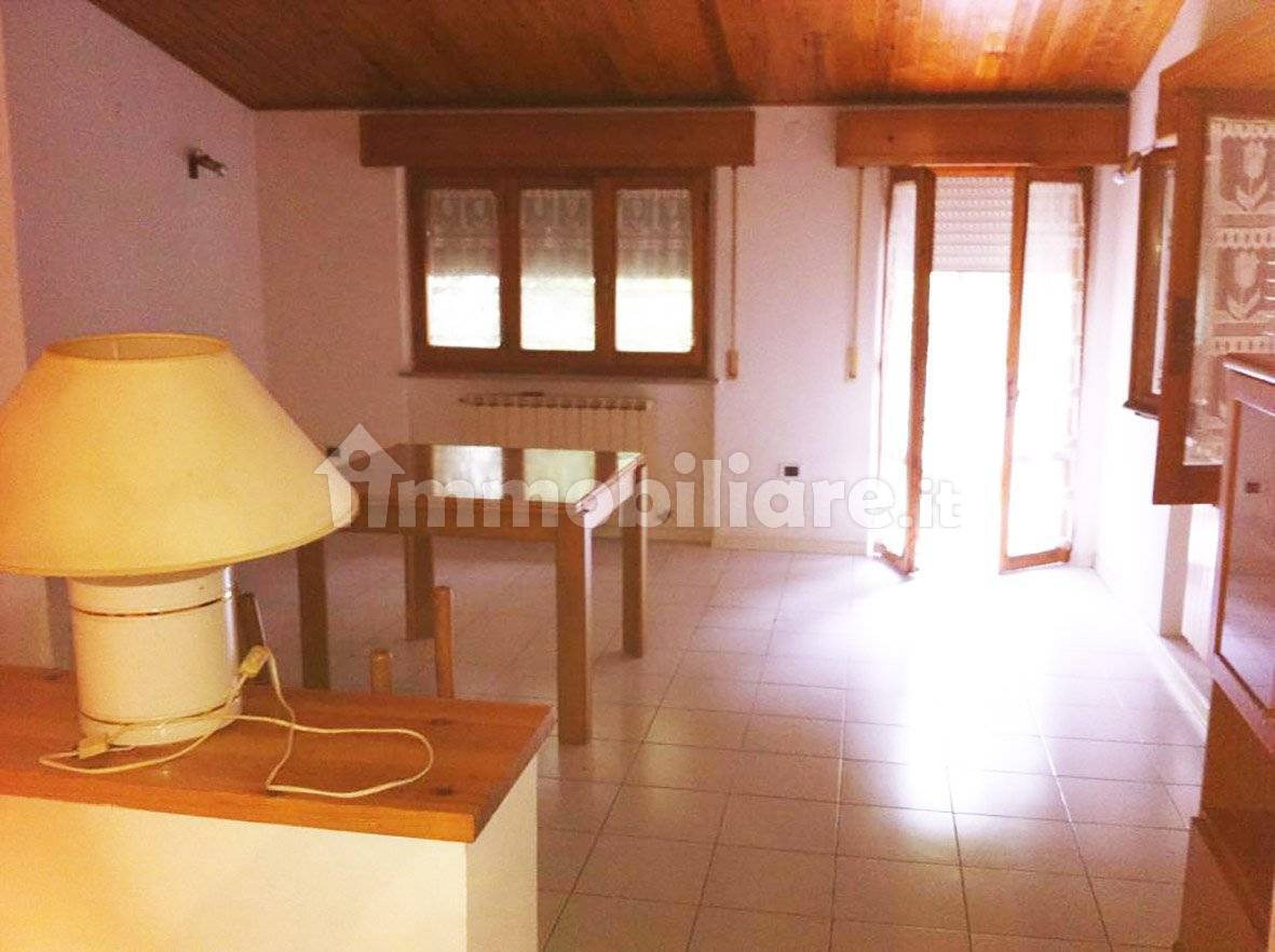 Appartamento via Valbona, Centro, Frontone