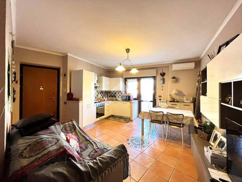 Vendita Appartamento Monterotondo. Trilocale in via Monte Pellecchia ...