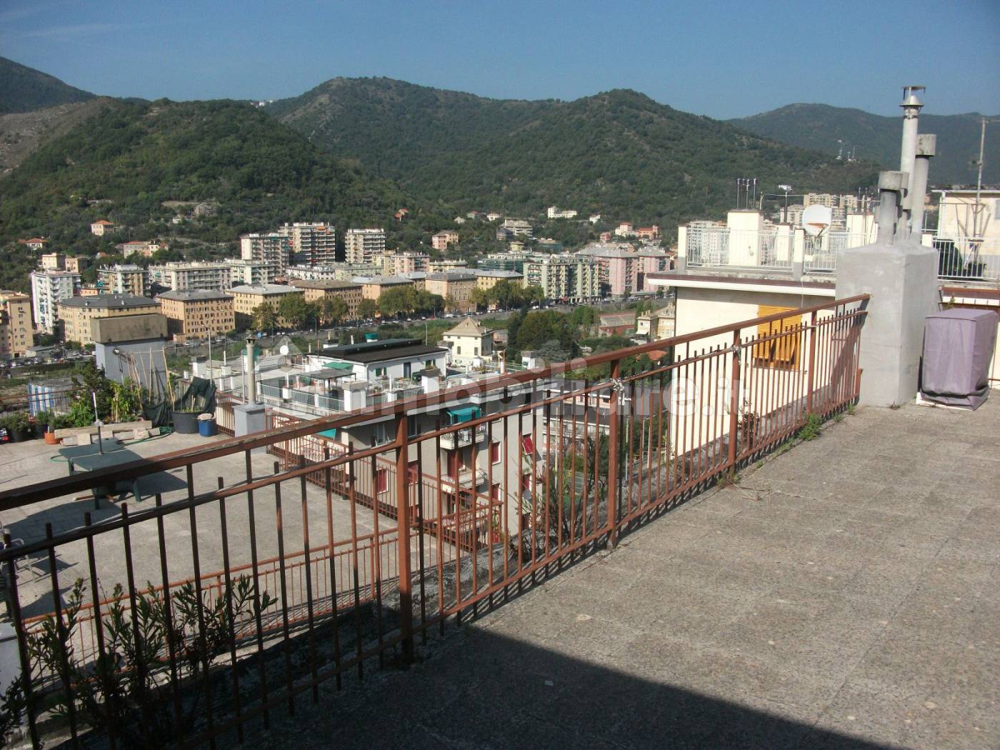 Bilocale via Terpi 23, Molassana, Genova