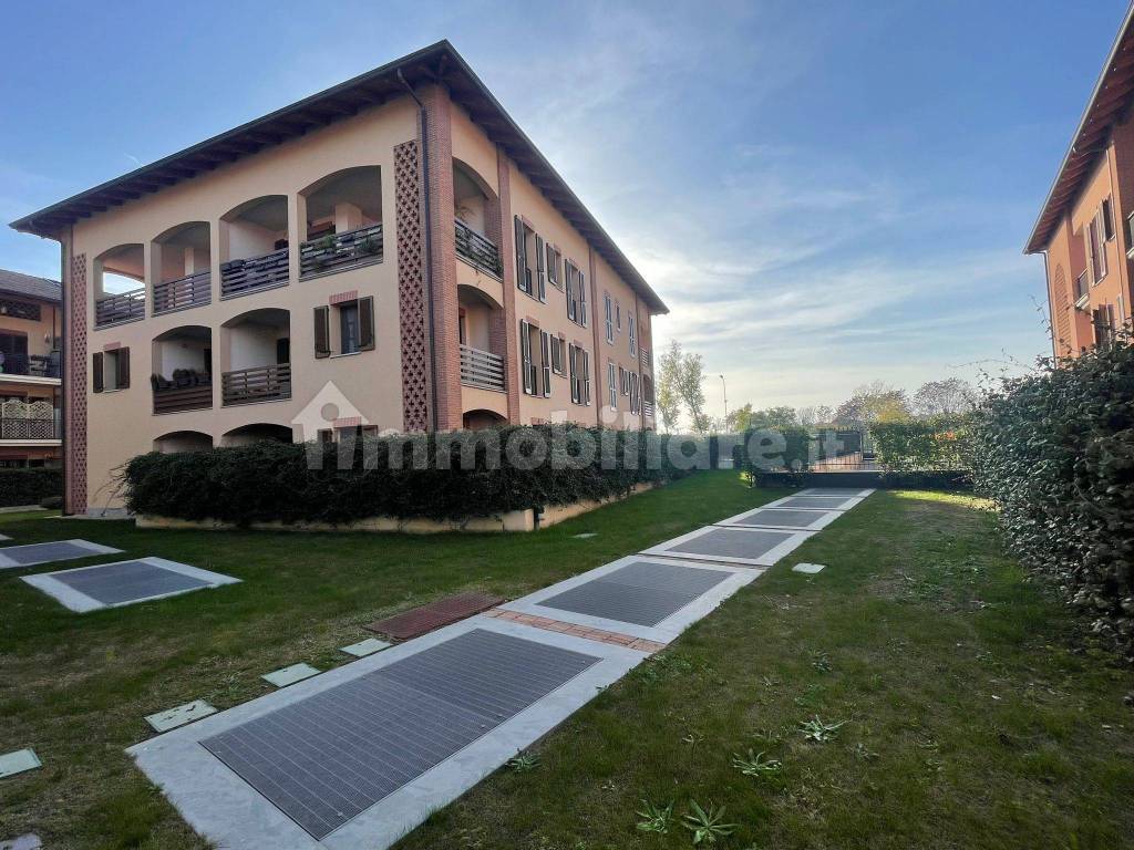 Affitto Appartamento Assago. Bilocale in cascina sant'ilario. Ottimo ...