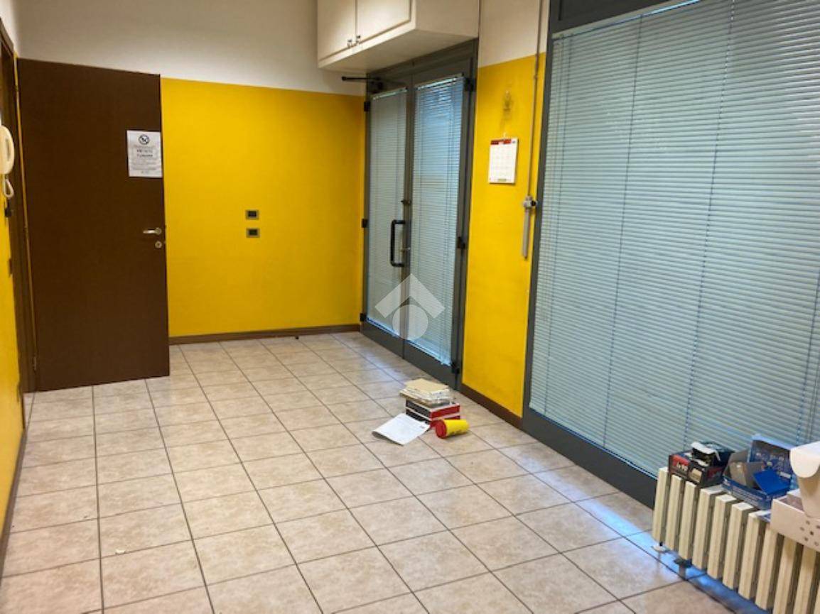 Locale commerciale in Vendita