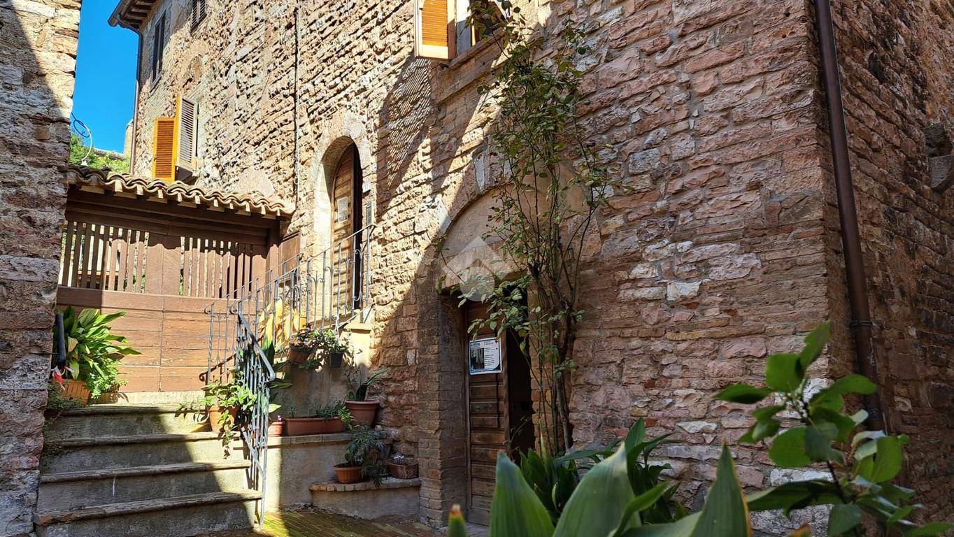 Bilocale via San Martino 1, Centro, Spello