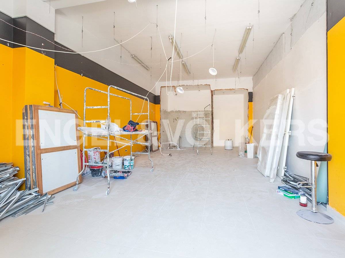 Locale commerciale in Vendita