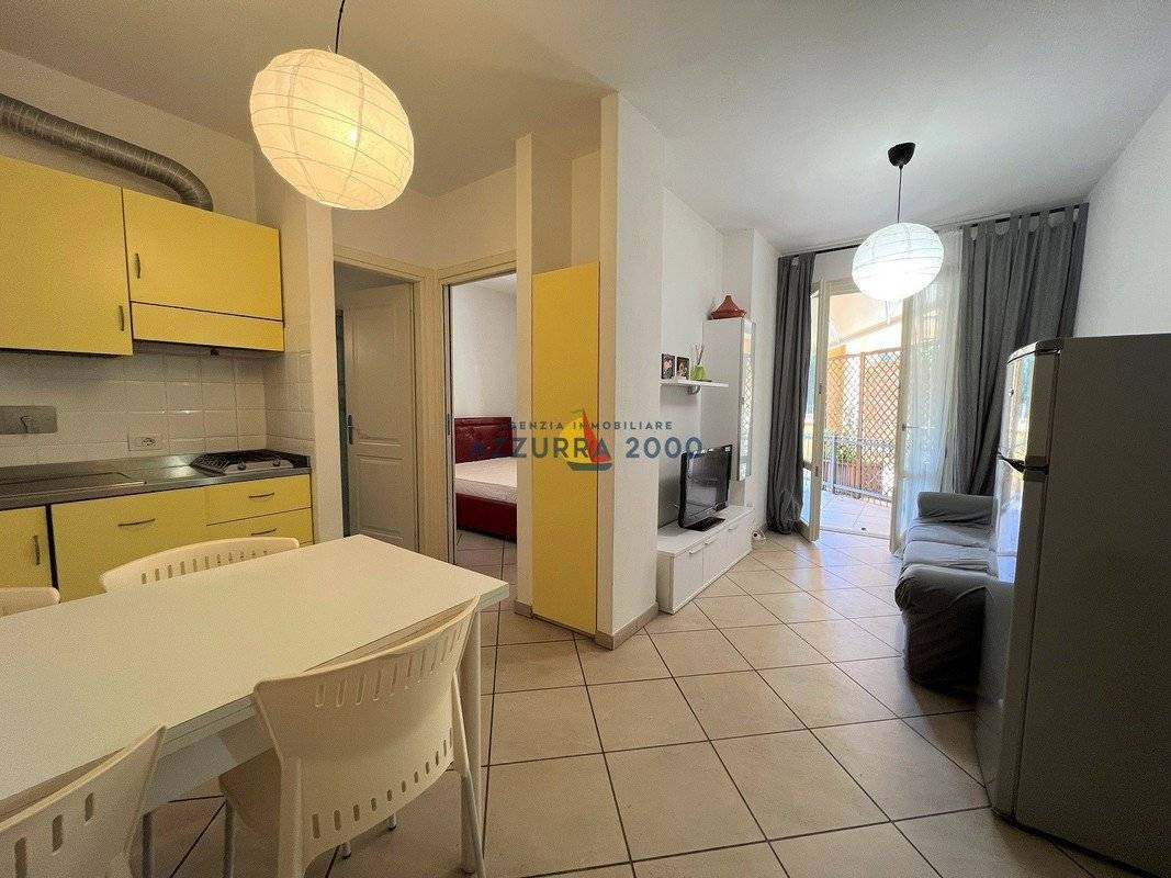 Trilocale via delle Acacie 9, Tirrenia, Pisa