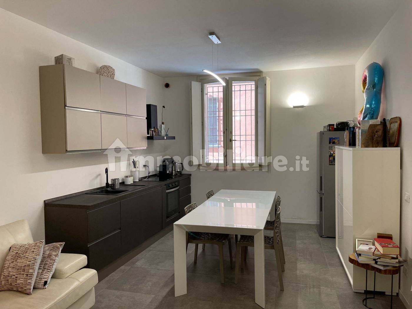 Bilocale piazzetta Ugo Gualazzini, Centro, Cremona