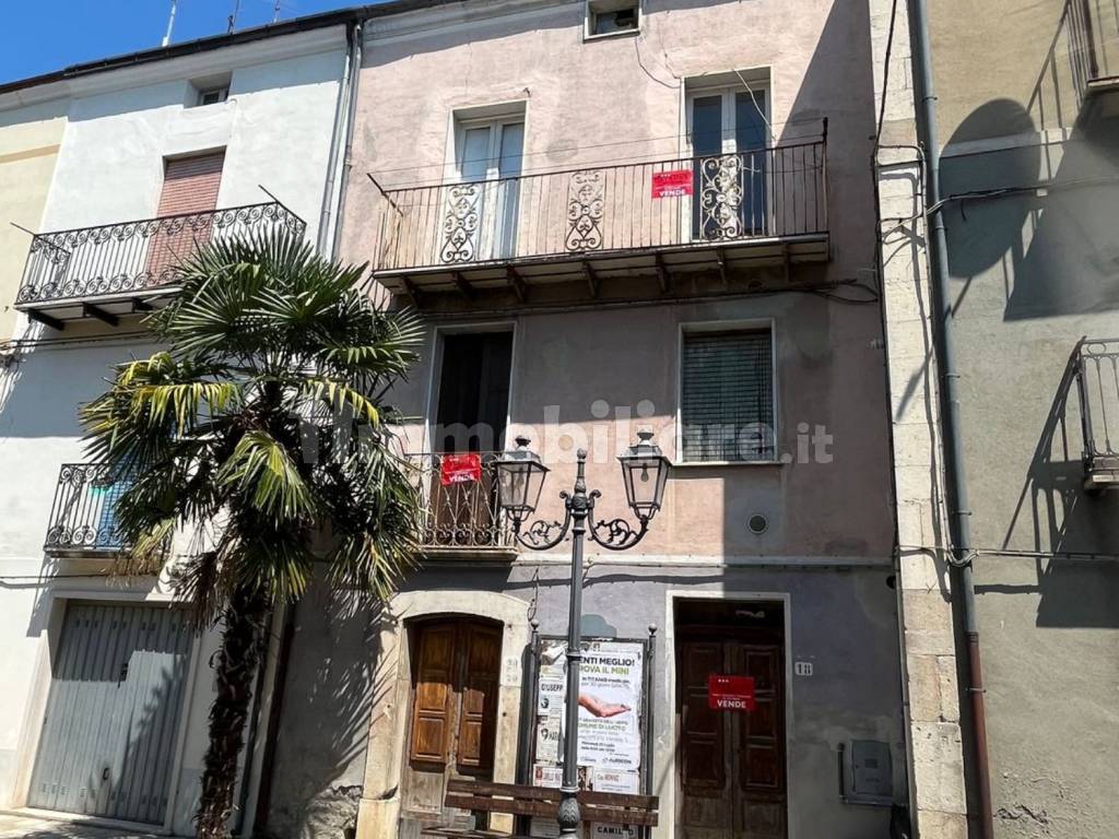 Vendita Appartamento in via Olmo, 9. Lucito. Da ristrutturare, secondo ...