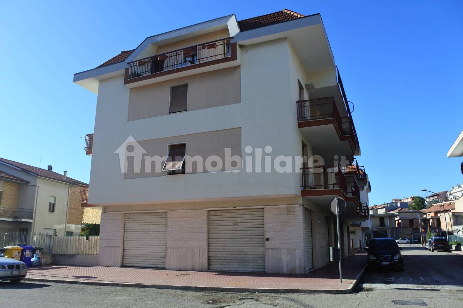 Locale commerciale in Vendita