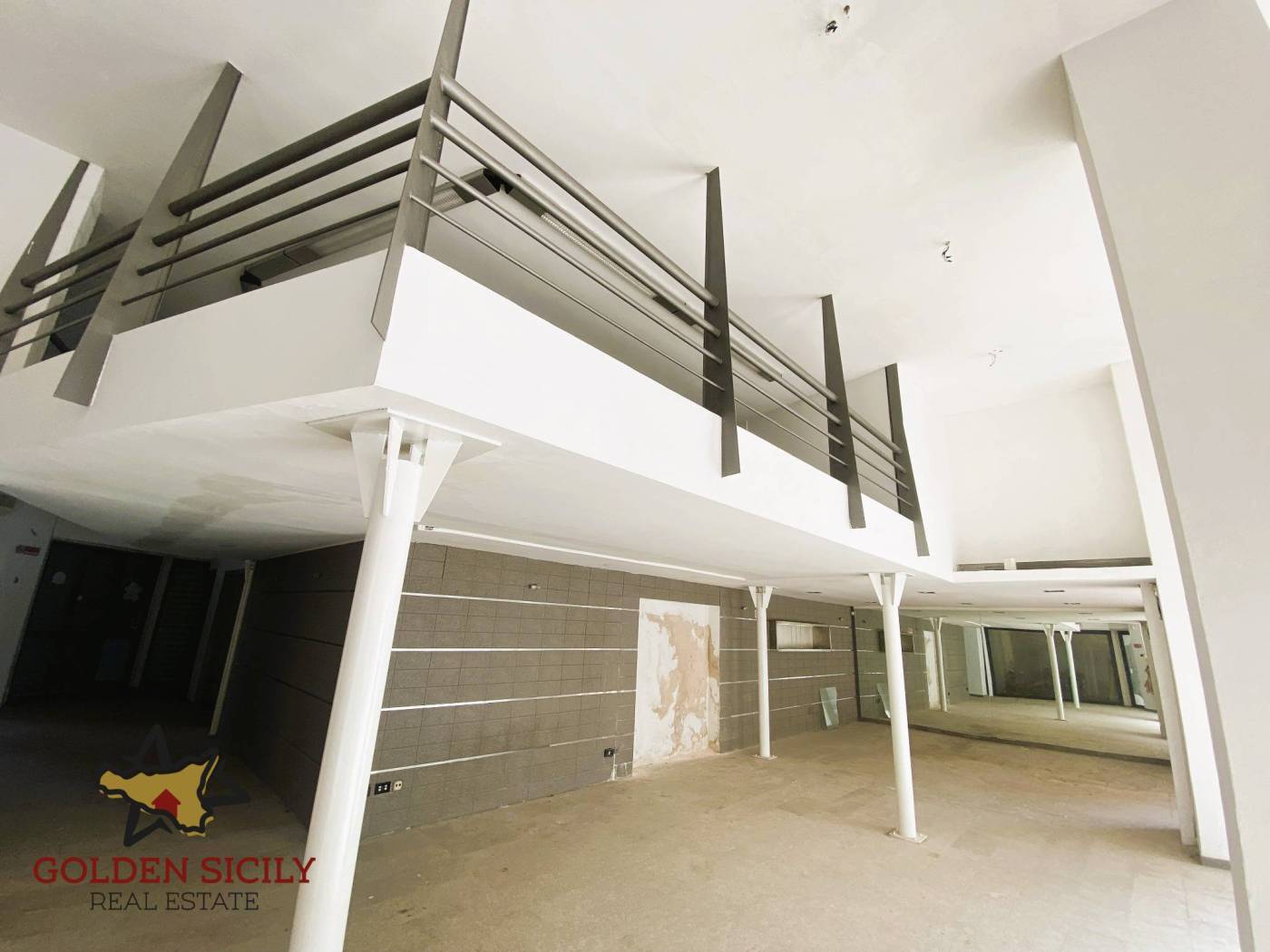 Locale commerciale in Vendita