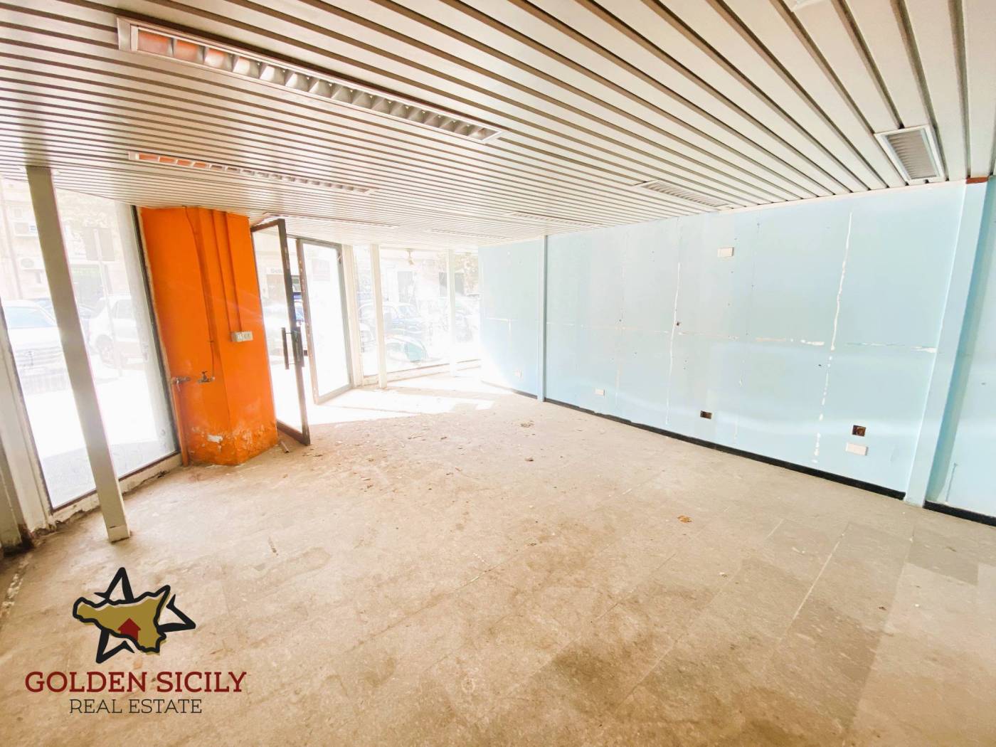 Locale commerciale in Vendita