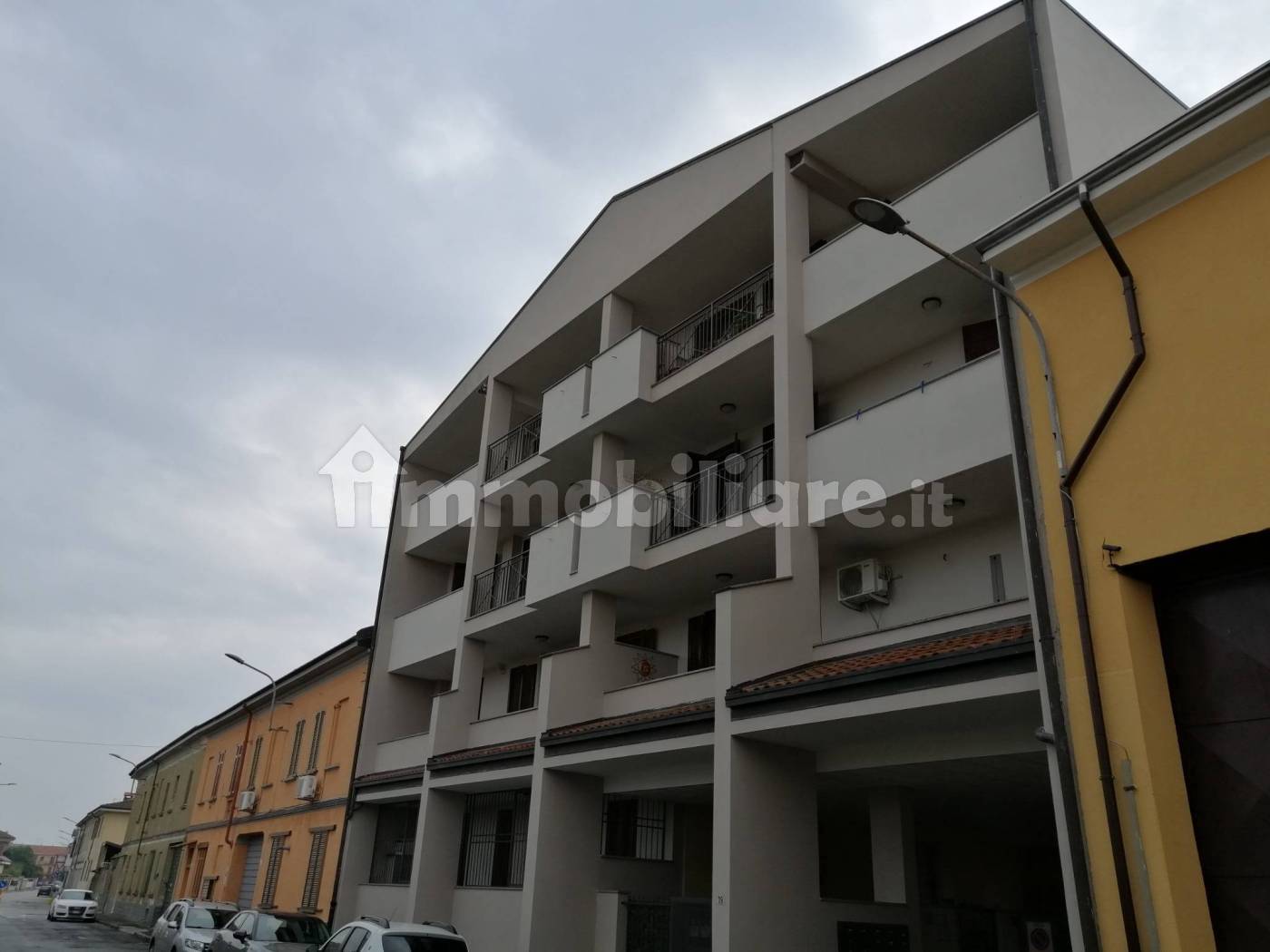 Trilocale via Valle 79, Centro, Trecate