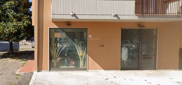 Locale commerciale in Vendita