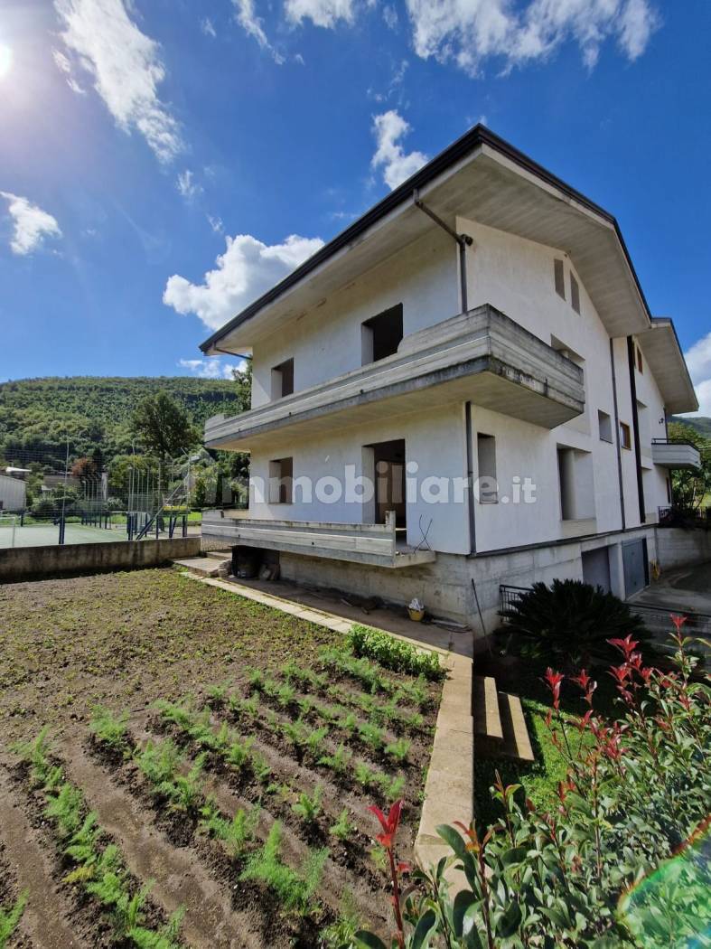 Villa bifamiliare, nuova, 150 m², Moiano