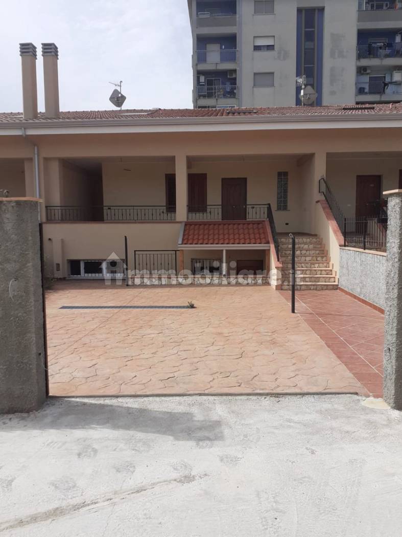 Villa a schiera viale dei Conti Falluc, Santa Maria, Catanzaro