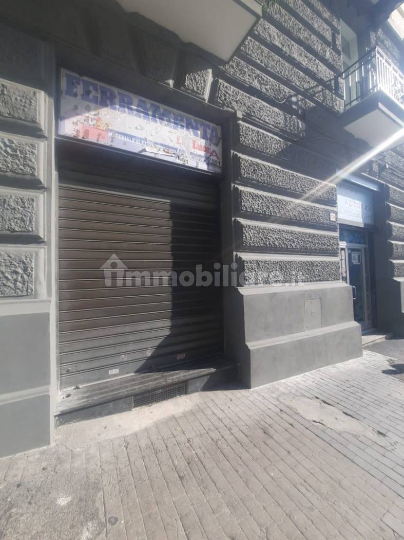 Locale commerciale in Vendita