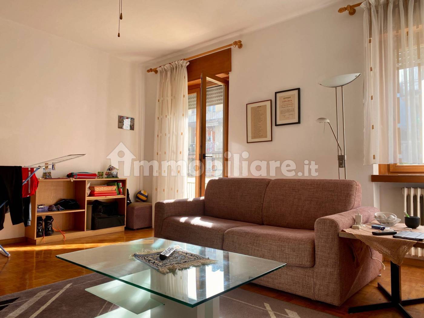 Trilocale ottimo stato, secondo piano, Centro, Merano