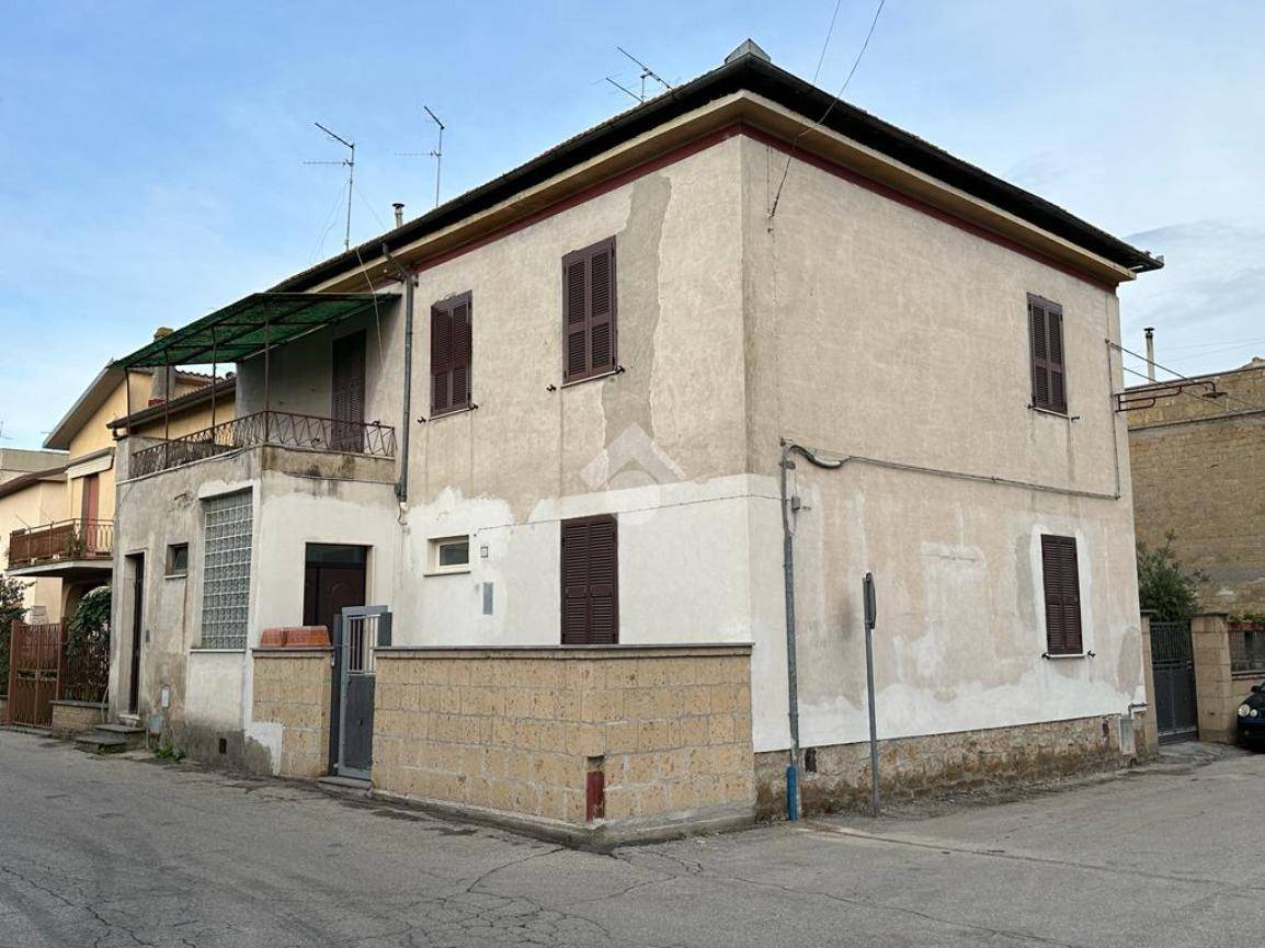 Appartamento via Francesco Baracca 13, Tuscania