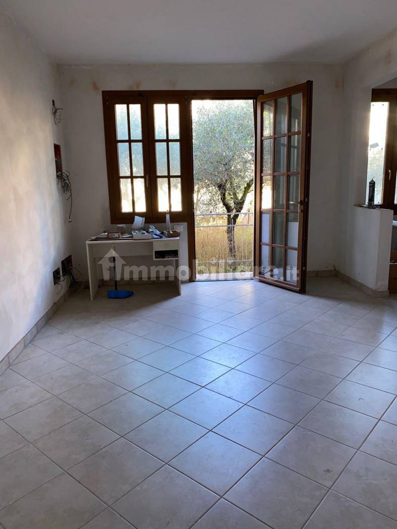 Trilocale via Sterpeti, Massarosa Paese, Massarosa