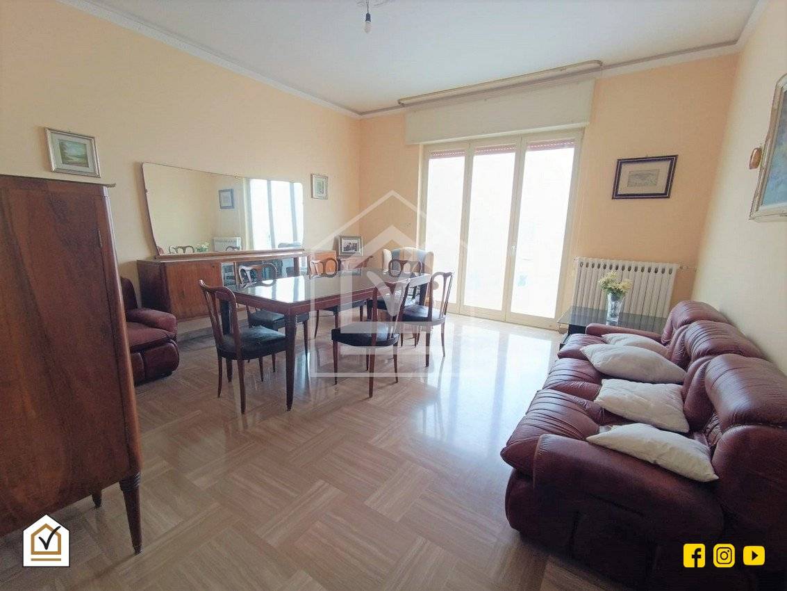 Quadrilocale buono stato, terzo piano, Trani