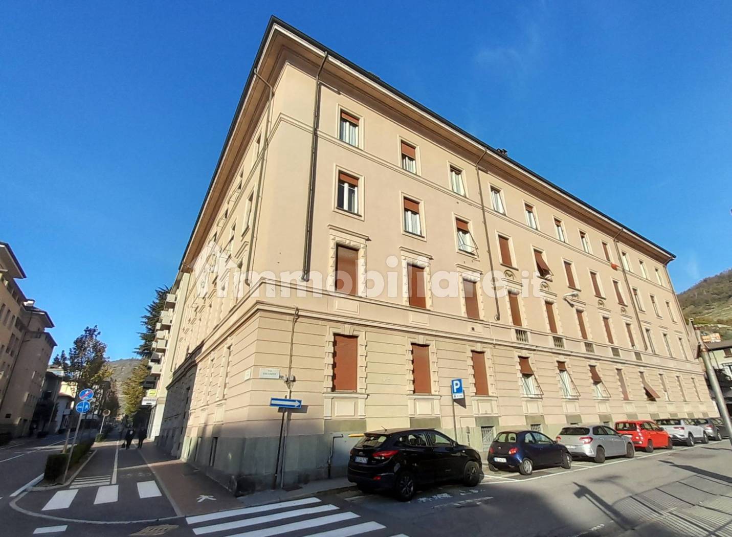 Quadrilocale via Stelvio 23, Centro, Sondrio