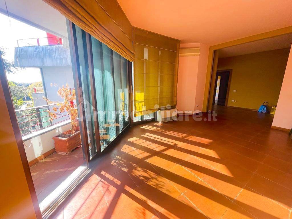 Appartamento buono stato, quarto piano, Stazione - Stadio, Prato