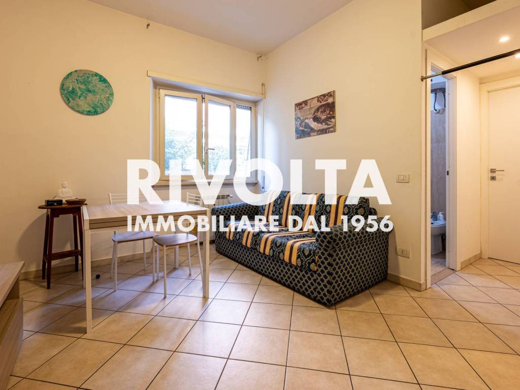 Vendita Appartamento Roma. Bilocale in via Cogoleto. Buono stato, piano terra, con balcone ...