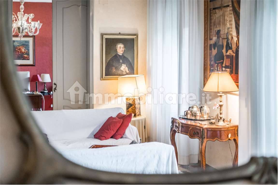 Appartamento via Giannone, Viali, Modena