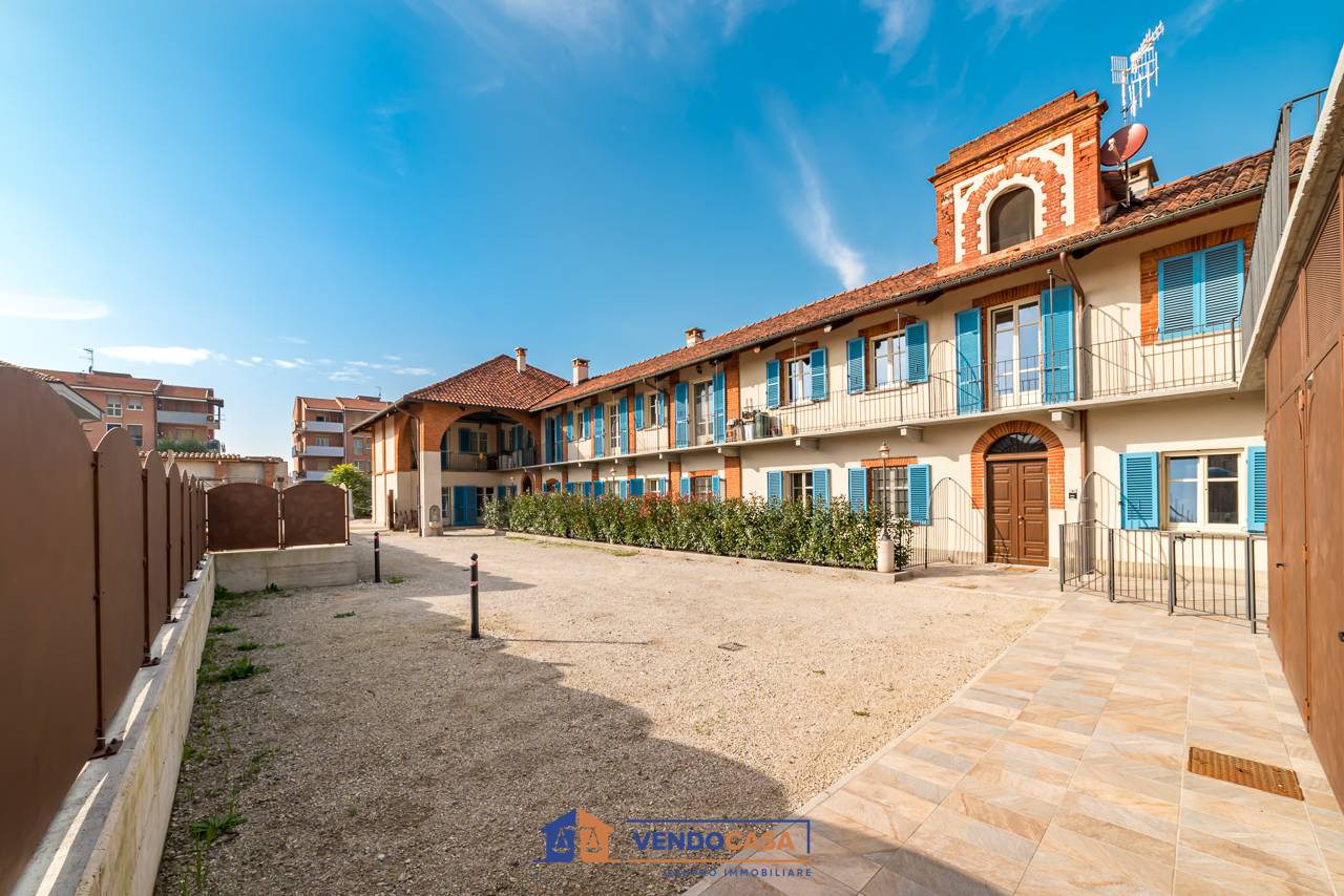 Trilocale via Giovanni Piumati 92, Centro, Bra