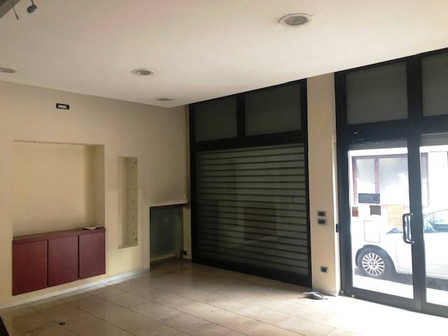 Locale commerciale in Vendita