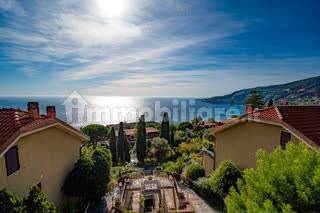 Trilocale via Padre Semeria, Ospedaletti