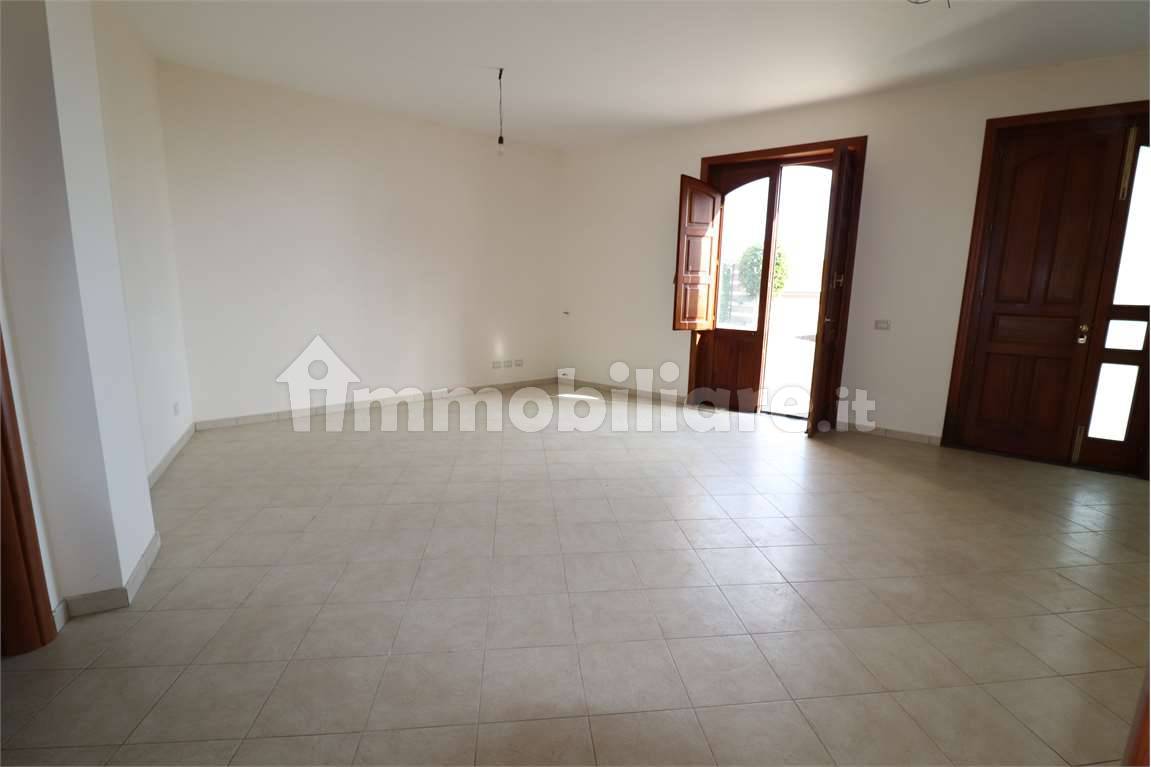 Terratetto unifamiliare via Mulini, 25, Centro, Zafferana Etnea