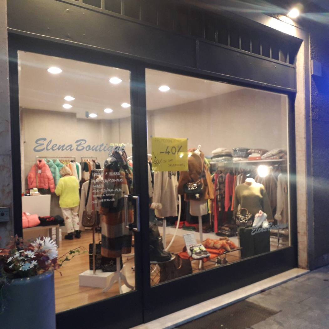 Locale commerciale in Vendita