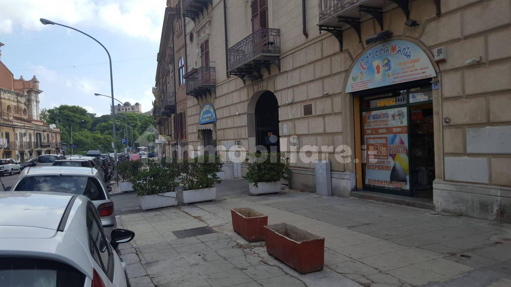 Negozio di elettronica - Informatica in Vendita