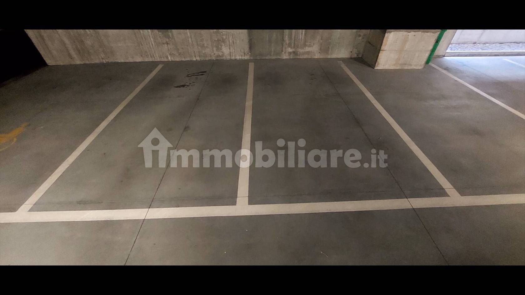 Posto auto - moto in Vendita