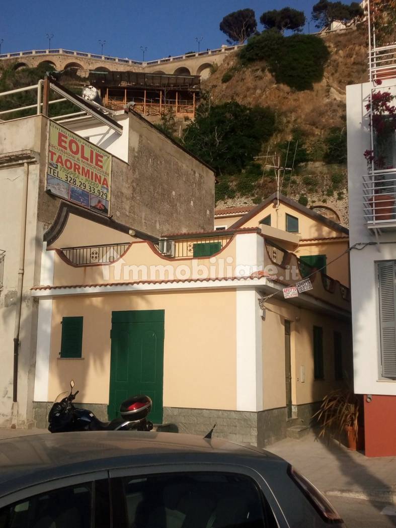 Trilocale via Cristoforo Colombo 1, Centro, Scilla