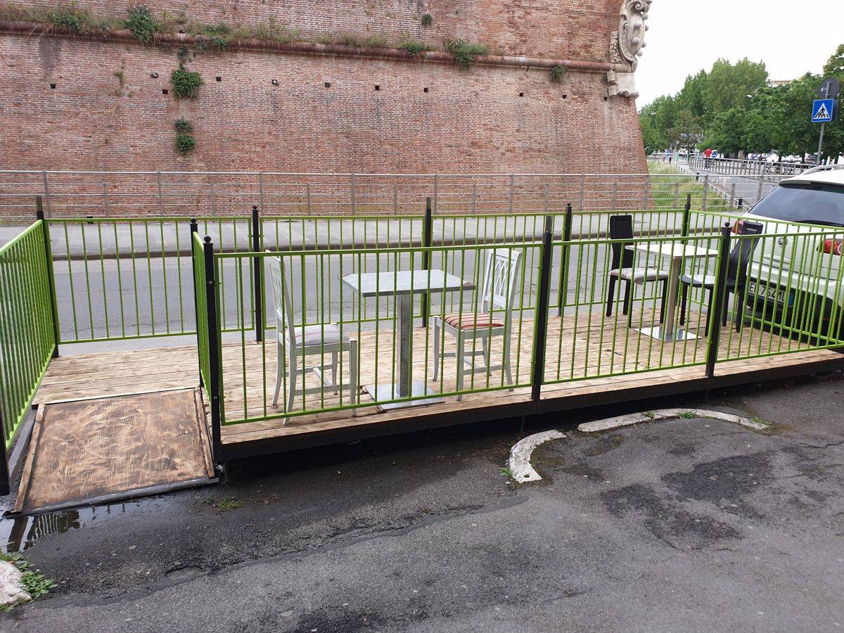 Locale commerciale in Vendita